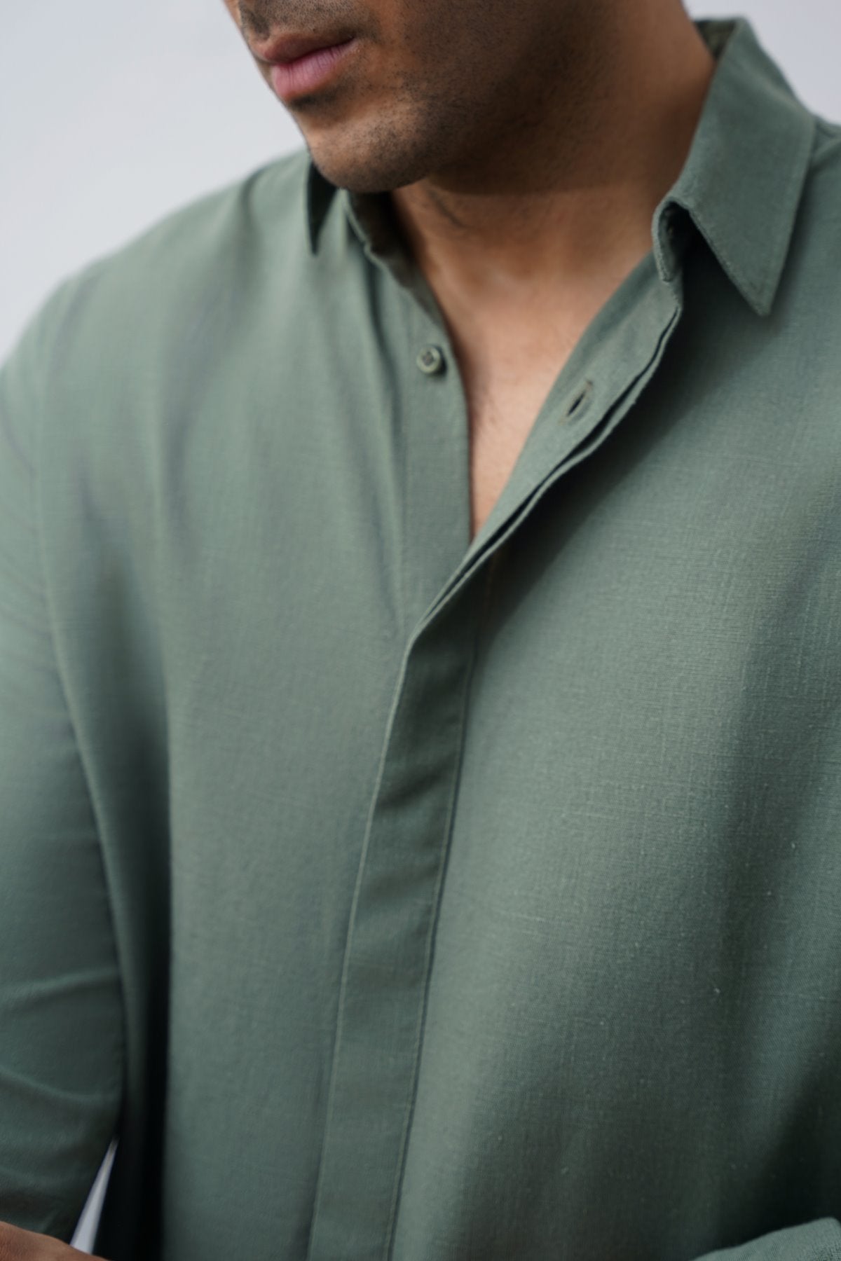 SHIRT WITH HIDDEN PLACKET – Lama Retail